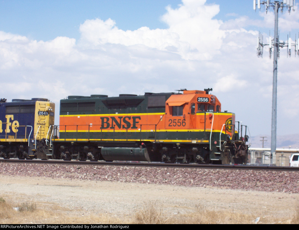 BNSF 2556
